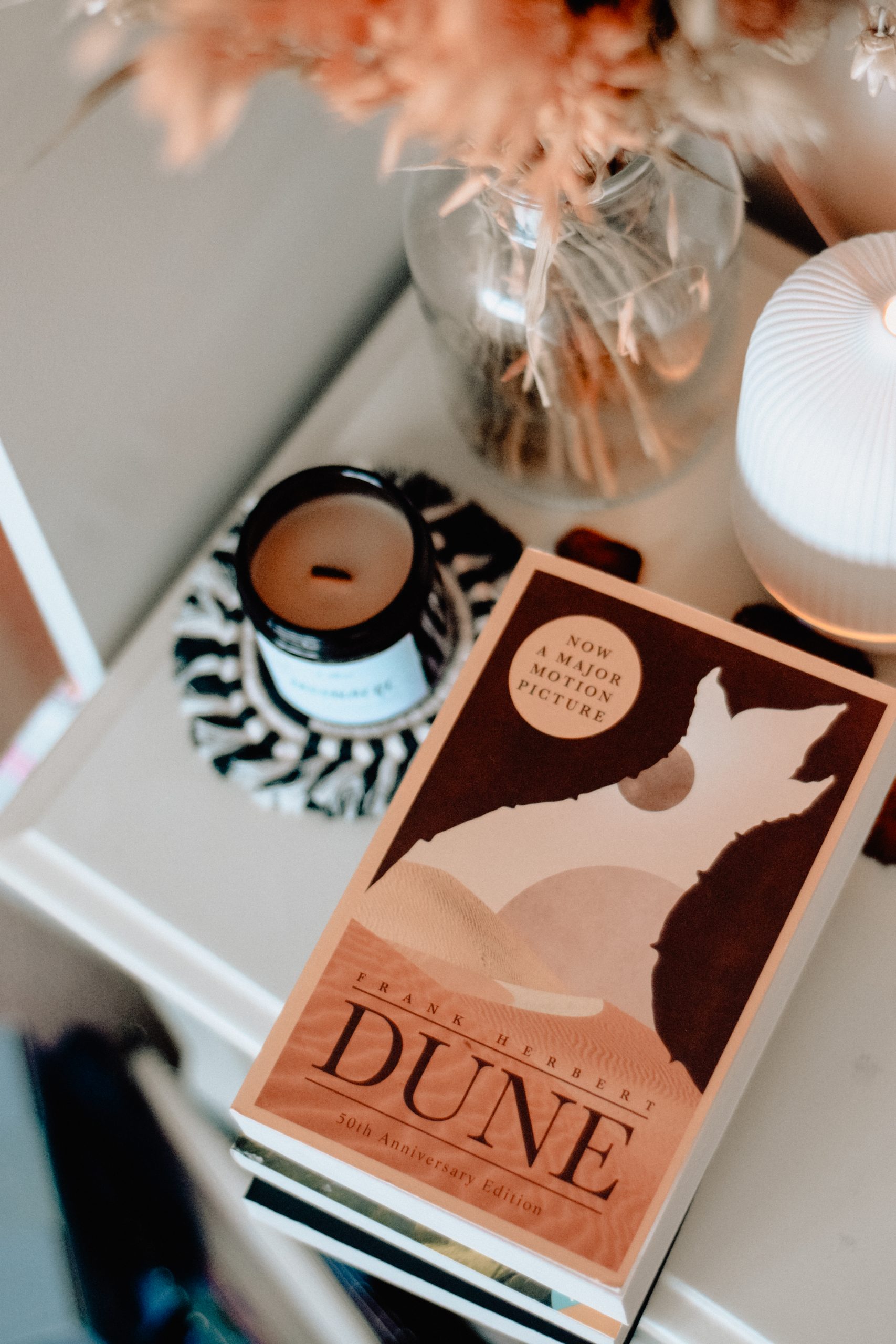 What I Read in March 2022 · Daisybutter